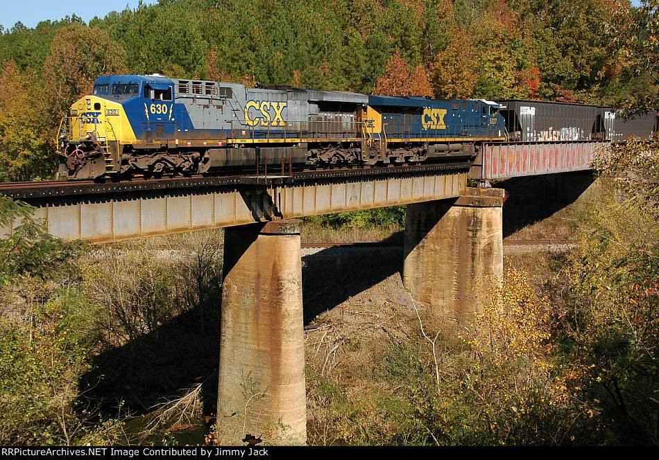 Q679 crossing the S&NA South